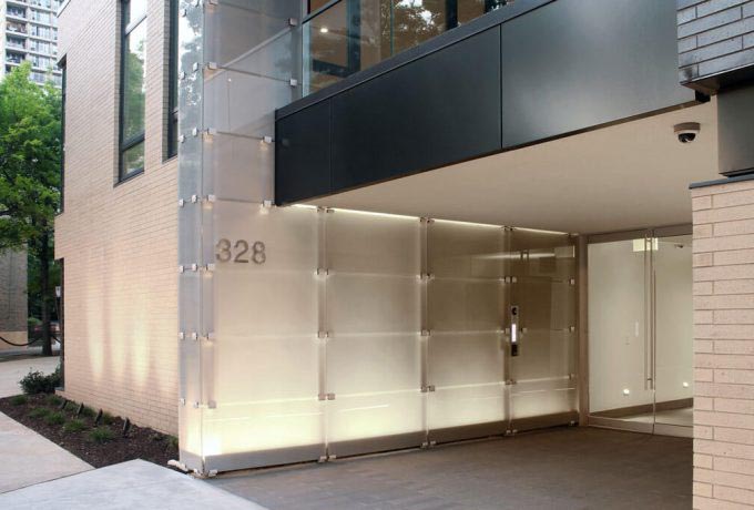 328 West Wisconsin | Bendheim Glass Rainscreen Project