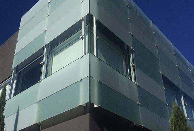 3001 Orchard Parkway | Bendheim Glass Rainscreen Project