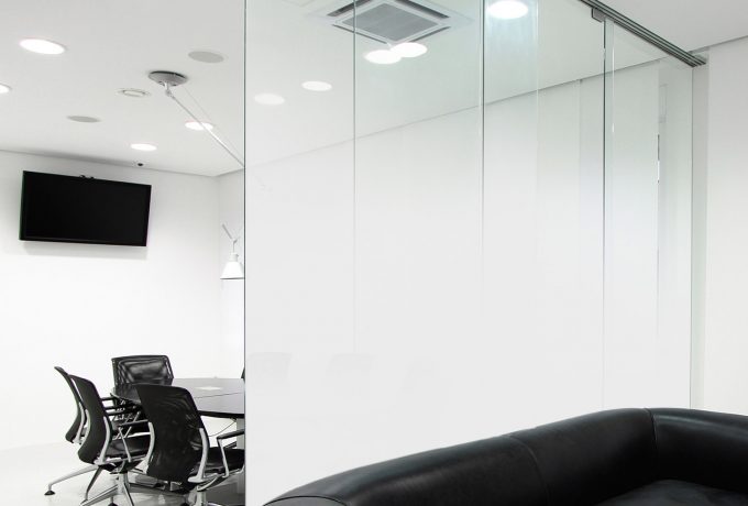 Gradient Colored Glass "Ultra-White Fade®" | Bendheim