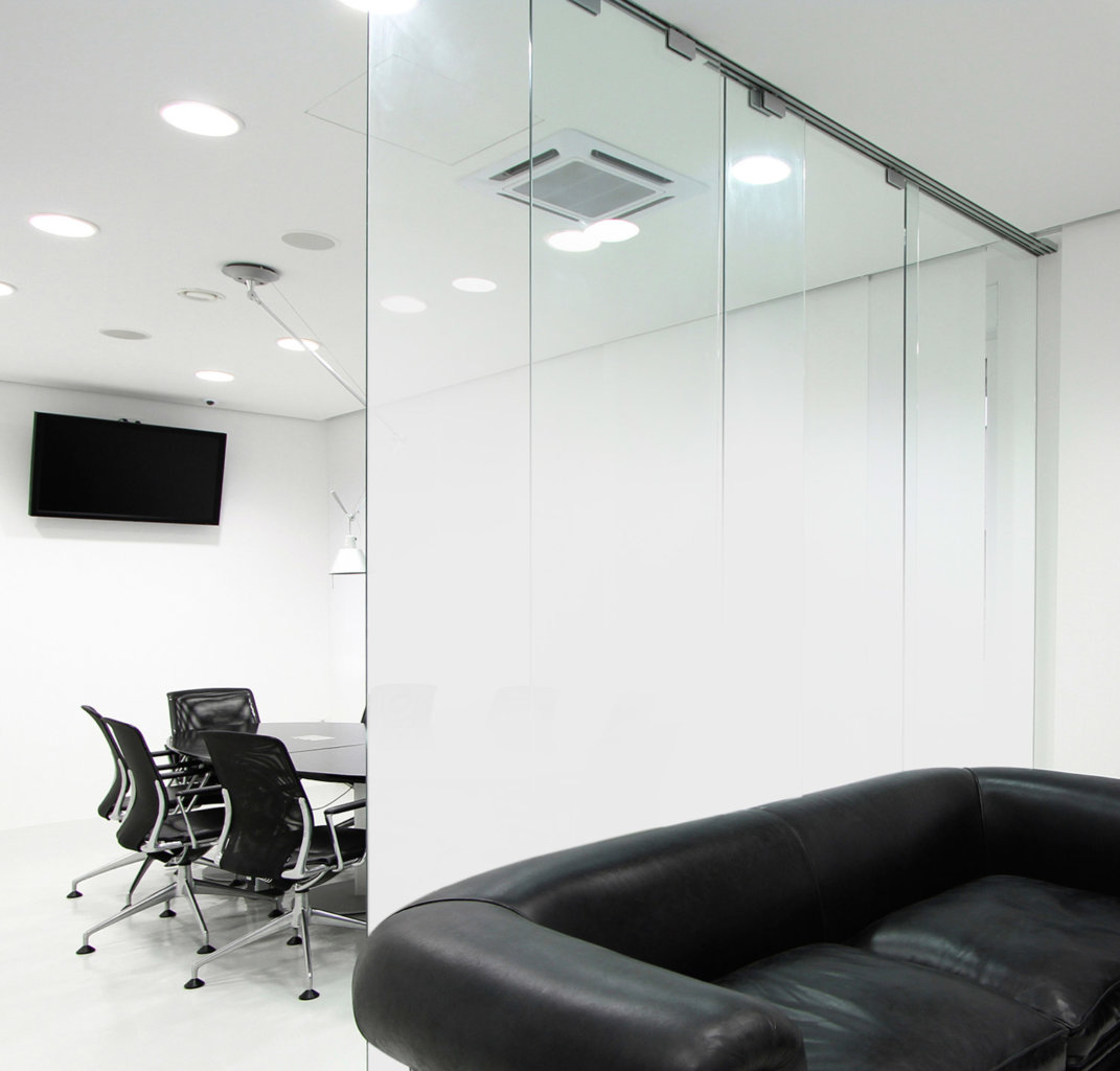 Gradient Colored Glass "Ultra-White Fade®" | Bendheim