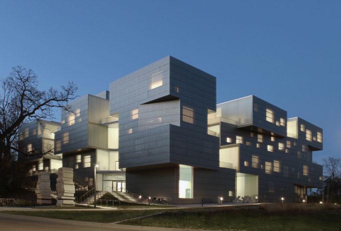 Univ. of Iowa - Visual Arts Building | Bendheim Channel Glass Project
