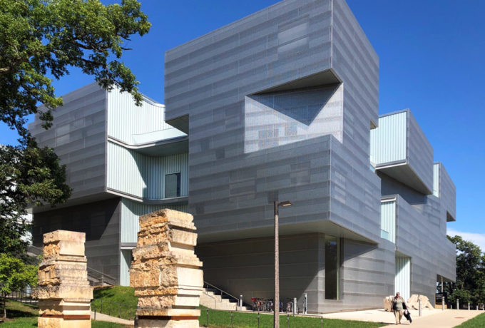 Univ. of Iowa - Visual Arts Building | Bendheim Channel Glass Project