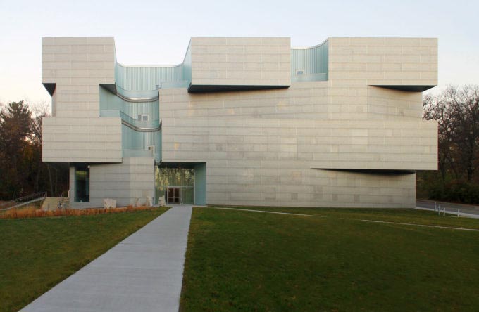 Univ. of Iowa - Visual Arts Building | Bendheim Channel Glass Project