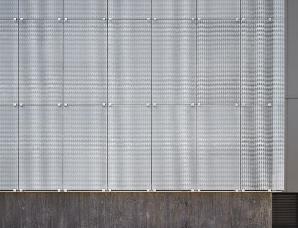 The Momentary | Bendheim Projectable Glass Rainscreen Project