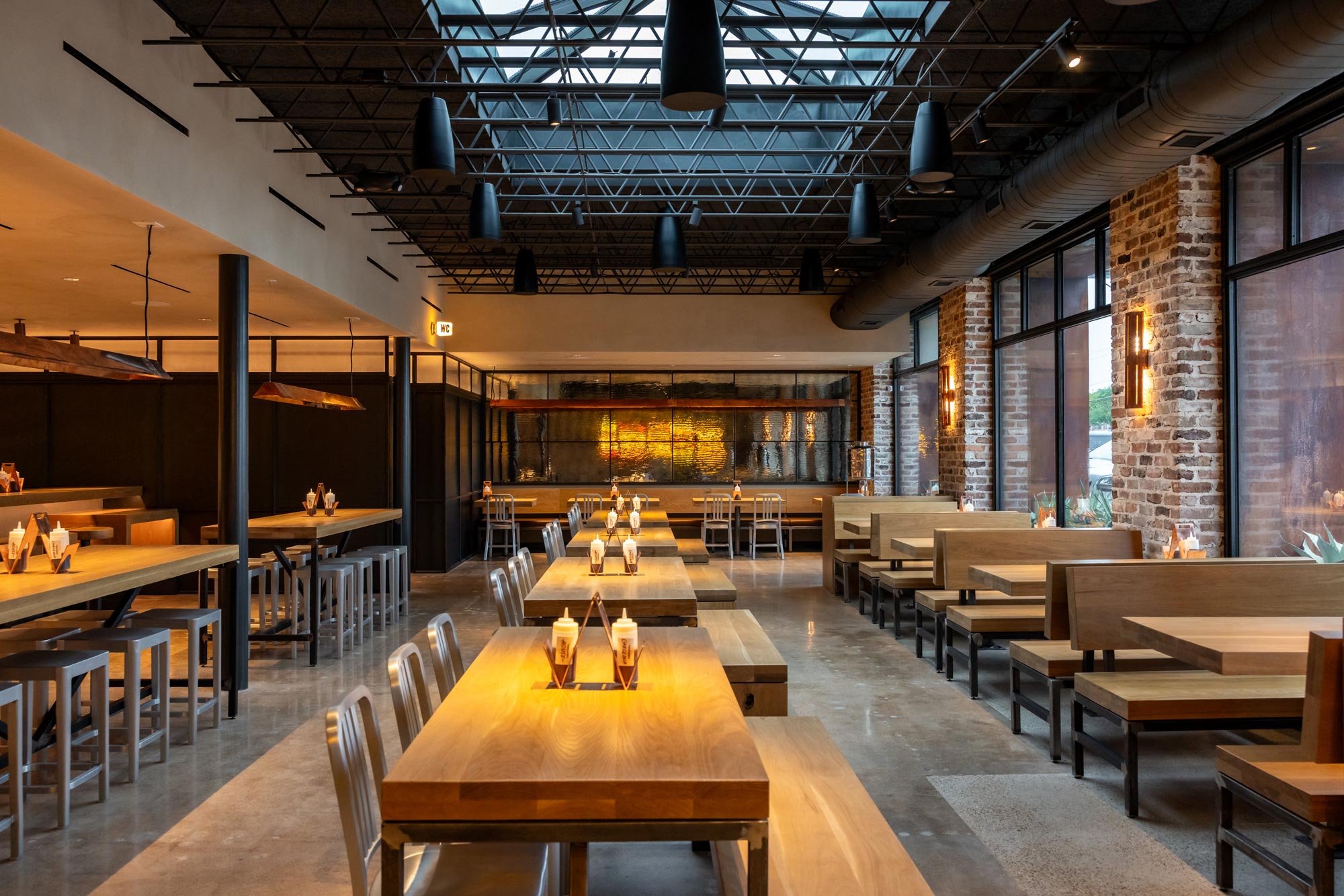 Ten50 BBQ | Bendheim Architectural Glass Project